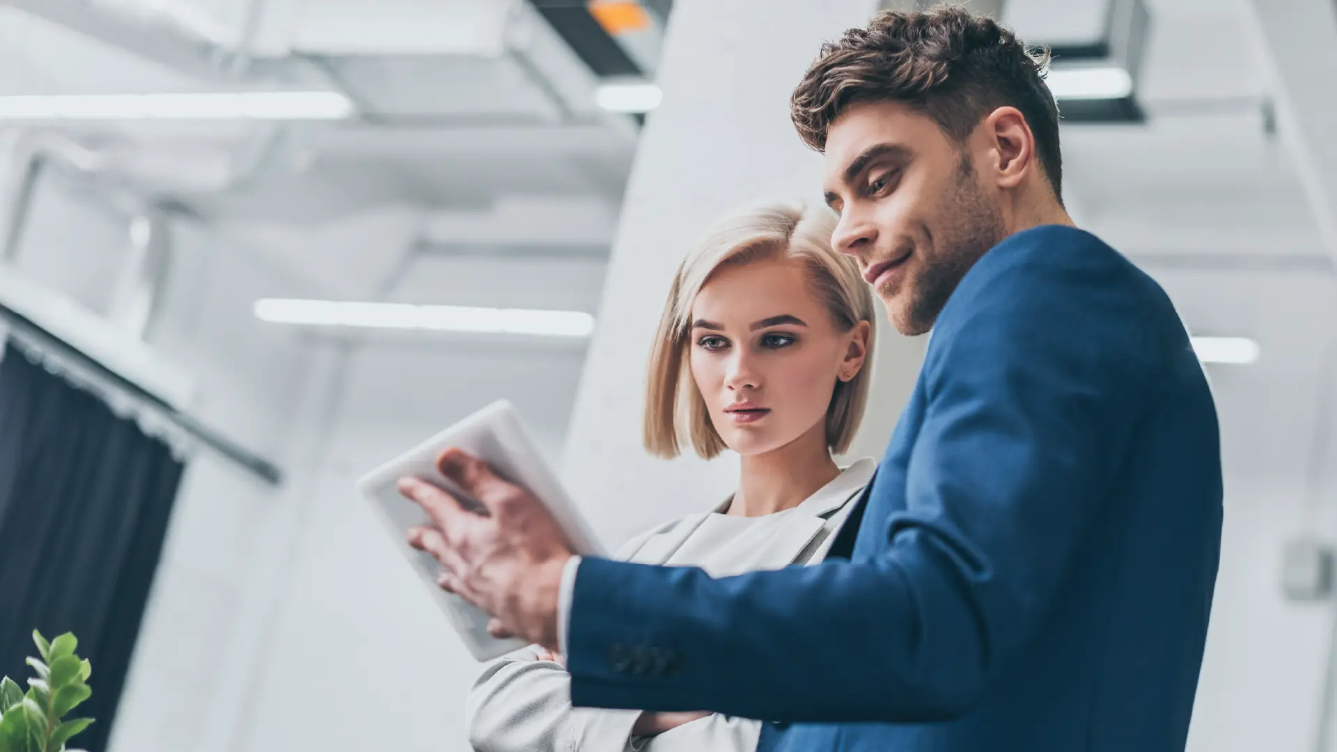 Essential Tools That Lawyers Use Daily for Efficiency | TimeSolv